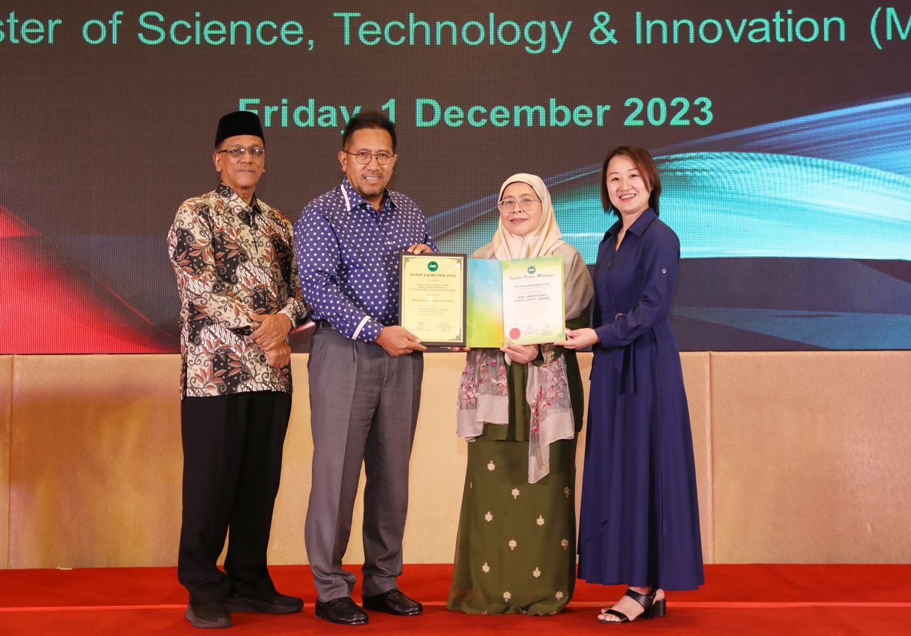 Air Selangor Wins the IKM Laboratory Excellence Gold Award - Hydro Hub | Air Selangor